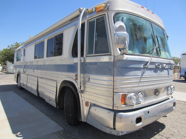 How to Search for a Vintage Bus RV Conversion | Technomadia