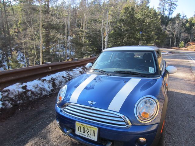 Flat towing a MINI Cooper behind a RV Motorhome | Technomadia