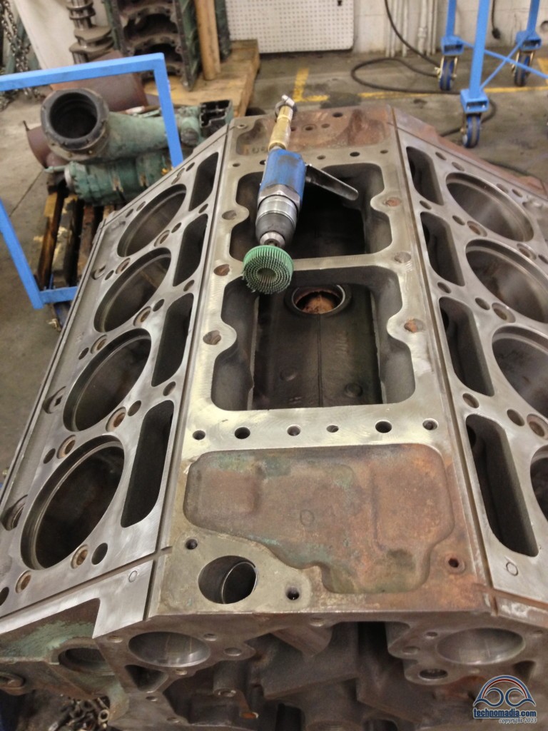 Disassembling and Dissecting a Detroit Diesel 8V-71 | Technomadia